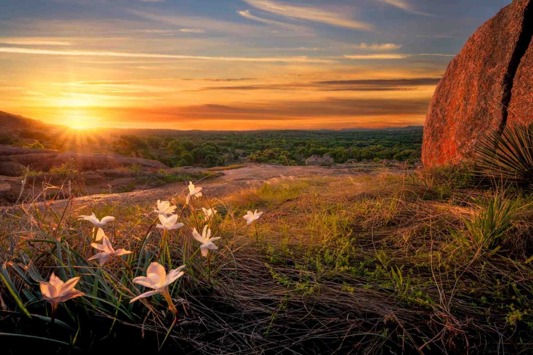 11 Pretty Places to Experience Fall in Texas - Roaming the USA
