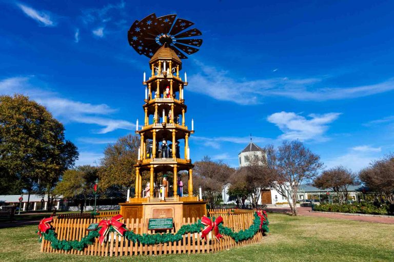 9 Delightful Places To Spend Christmas in Texas (2025) - Roaming the USA